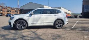 White Volkswagen Tiguan 2021 in Vilnius, with an engine capacity of 1.98 L and mileage of 81 thousand km for 26500 €, photo 6 on AUTOMOTO.COM.LV