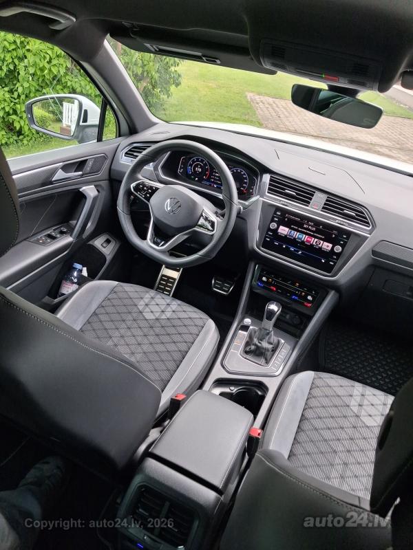 White Volkswagen Tiguan 2021 in Tallinn, with an engine capacity of 1.50 L and mileage of 116 thousand km for 28000 €, photo 4 on AUTOMOTO.COM.LV