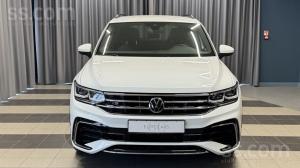 White Volkswagen Tiguan 2021 in Riga, with an engine capacity of 1.50 L and mileage of 72 thousand km for 24990 €, photo 3 on AUTOMOTO.COM.LV