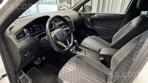 White Volkswagen Tiguan 2021 in Riga, with an engine capacity of 1.50 L and mileage of 72 thousand km for 24990 €, photo 18 on AUTOMOTO.COM.LV