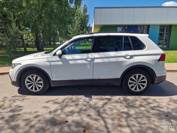 Balts Volkswagen Tiguan 2021 Viļņa, ar dzinēja tilpumu 1.50 L un nobraukumu 156 tūkst. km par 18000 €, foto 2 vietnē AUTOMOTO.COM.LV