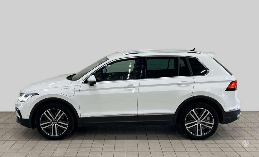 Balts Volkswagen Tiguan 2021 Kauņa, ar dzinēja tilpumu 1.40 L un nobraukumu 99 tūkst. km par 23800 €, foto 3 vietnē AUTOMOTO.COM.LV