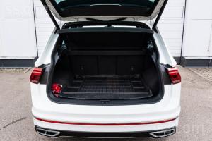 Balts Volkswagen Tiguan 2021 Rīga, ar dzinēja tilpumu 1.50 L un nobraukumu 73 tūkst. km par 24950 €, foto 18 vietnē AUTOMOTO.COM.LV