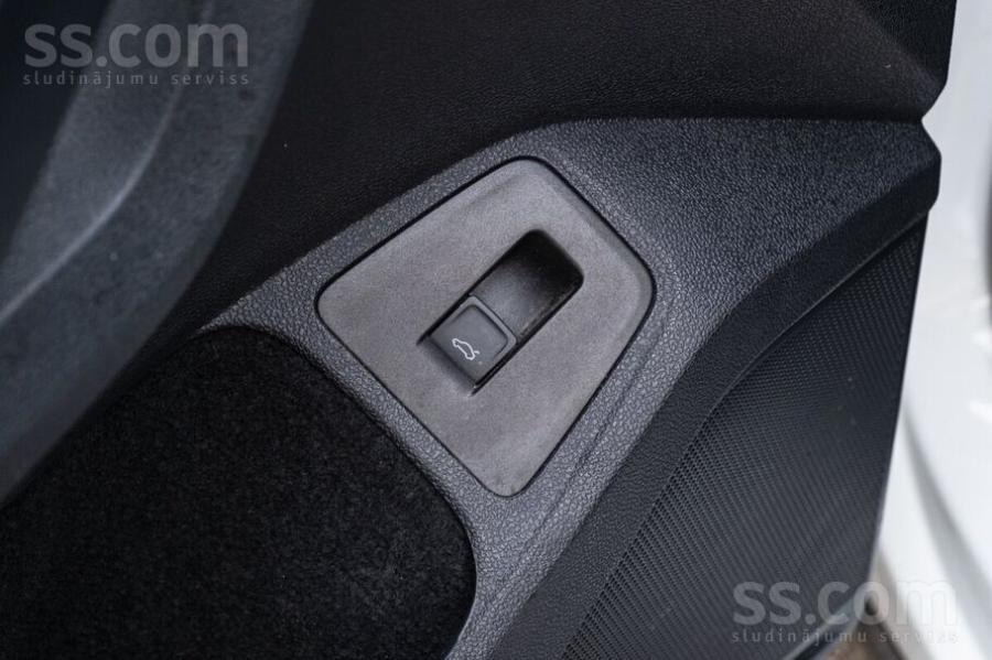 Balts Volkswagen Tiguan 2021 Rīga, ar dzinēja tilpumu 1.50 L un nobraukumu 73 tūkst. km par 24950 €, foto 20 vietnē AUTOMOTO.COM.LV
