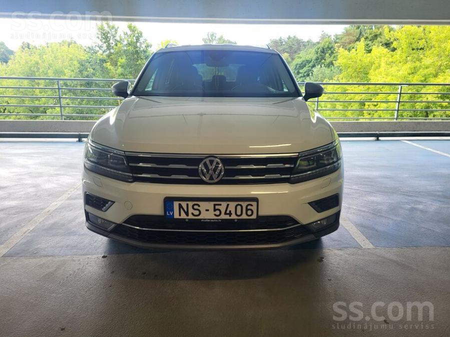 Balts Volkswagen Tiguan 2021 Rīga, ar dzinēja tilpumu 2.00 L un nobraukumu 139 tūkst. km par 23900 €, foto 1 vietnē AUTOMOTO.COM.LV