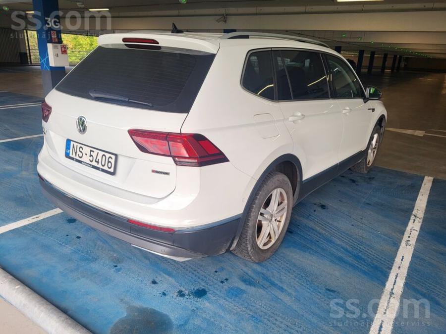 Balts Volkswagen Tiguan 2021 Rīga, ar dzinēja tilpumu 2.00 L un nobraukumu 139 tūkst. km par 23900 €, foto 4 vietnē AUTOMOTO.COM.LV