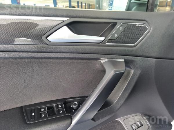 Balts Volkswagen Tiguan 2021 Rīga, ar dzinēja tilpumu 2.00 L un nobraukumu 139 tūkst. km par 23900 €, foto 8 vietnē AUTOMOTO.COM.LV