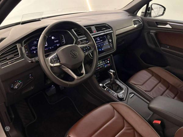 White Volkswagen Tiguan 2021 in Marijampole, with an engine capacity of 1.97 L and mileage of 307 thousand km for 18750 €, photo 2 on AUTOMOTO.COM.LV