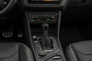 Balts Volkswagen Tiguan 2021 Viļņa, ar dzinēja tilpumu 2.00 L un nobraukumu 68 tūkst. km par 31100 €, foto 9 vietnē AUTOMOTO.COM.LV