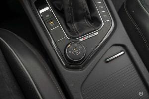Balts Volkswagen Tiguan 2021 Viļņa, ar dzinēja tilpumu 2.00 L un nobraukumu 68 tūkst. km par 31100 €, foto 11 vietnē AUTOMOTO.COM.LV