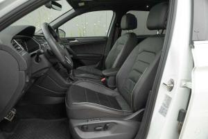 Balts Volkswagen Tiguan 2021 Viļņa, ar dzinēja tilpumu 2.00 L un nobraukumu 68 tūkst. km par 31100 €, foto 13 vietnē AUTOMOTO.COM.LV