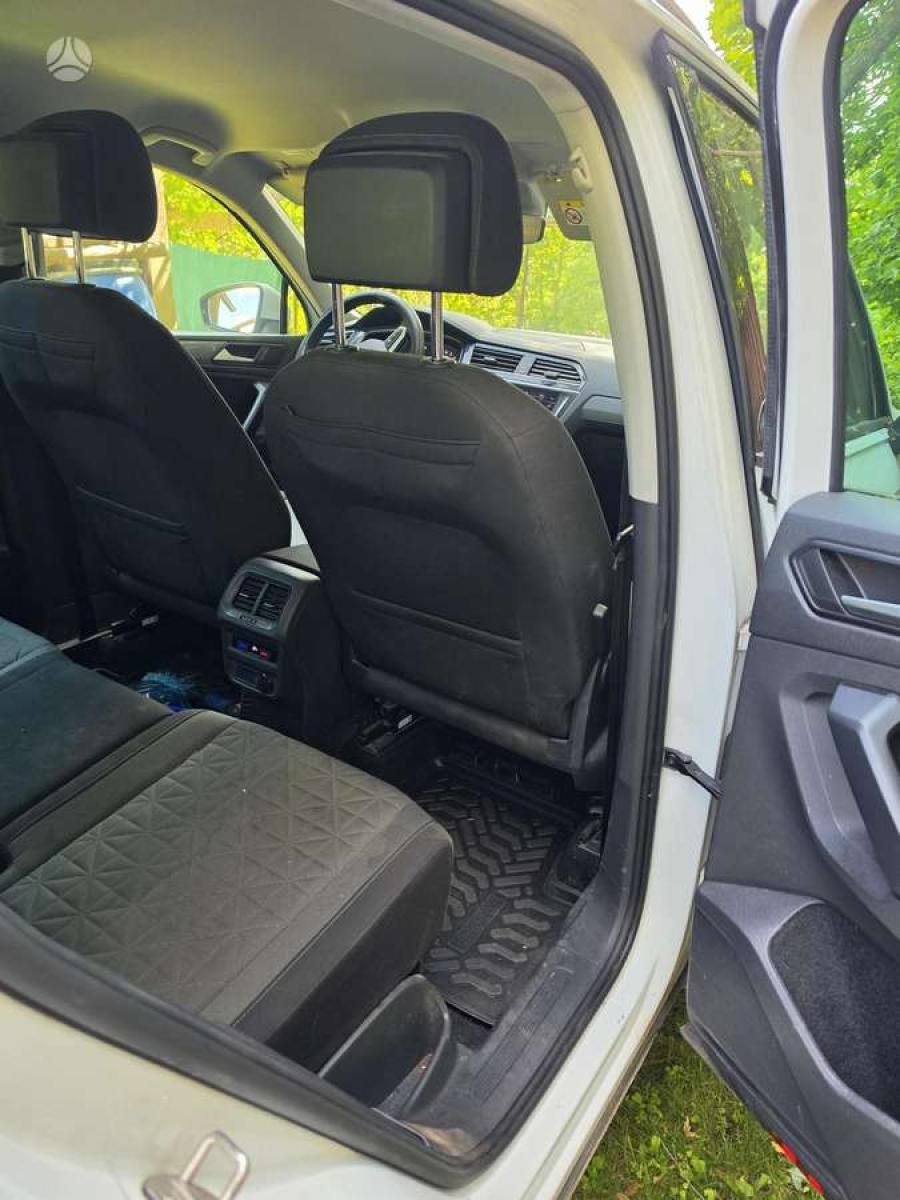 White Volkswagen Tiguan 2021 in Vilnius, with an engine capacity of 1.40 L and mileage of 98 thousand km for 18700 €, photo 11 on AUTOMOTO.COM.LV