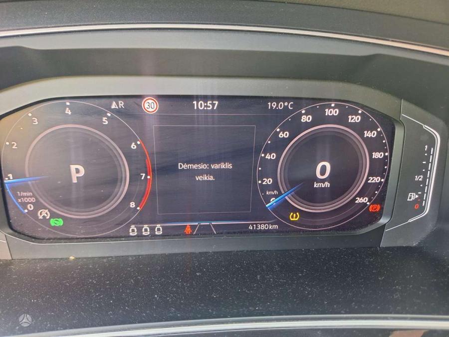 White Volkswagen Tiguan 2021 in Raseiniai, with an engine capacity of 1.50 L and mileage of 42 thousand km for 22300 €, photo 7 on AUTOMOTO.COM.LV