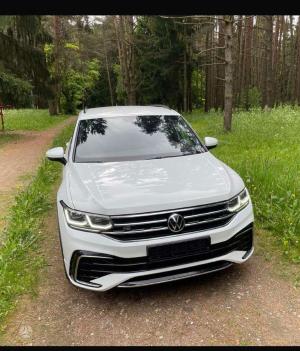 White Volkswagen Tiguan 2021 in Raseiniai, with an engine capacity of 1.50 L and mileage of 138 thousand km for 22000 €, photo  on AUTOMOTO.COM.LV