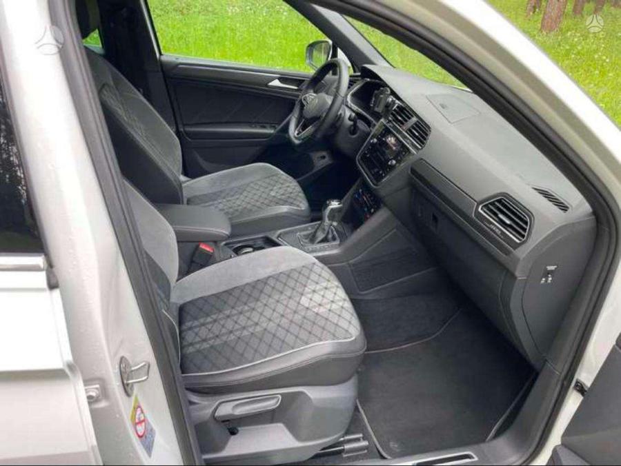 Balts Volkswagen Tiguan 2021 Raseiniai, ar dzinēja tilpumu 1.50 L un nobraukumu 138 tūkst. km par 22000 €, foto 9 vietnē AUTOMOTO.COM.LV