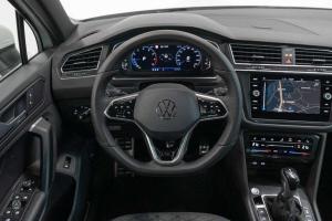 White Volkswagen Tiguan 2021 in Vilnius, with an engine capacity of 1.50 L and mileage of 147 thousand km for 23800 €, photo 10 on AUTOMOTO.COM.LV