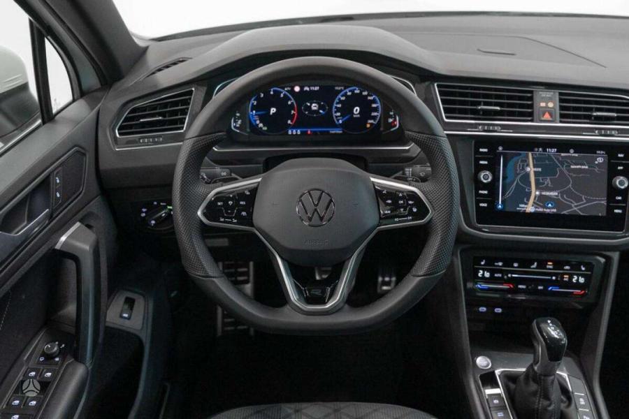 White Volkswagen Tiguan 2021 in Vilnius, with an engine capacity of 1.50 L and mileage of 147 thousand km for 23800 €, photo 10 on AUTOMOTO.COM.LV