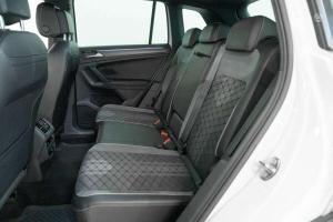 White Volkswagen Tiguan 2021 in Vilnius, with an engine capacity of 1.50 L and mileage of 147 thousand km for 23800 €, photo 20 on AUTOMOTO.COM.LV