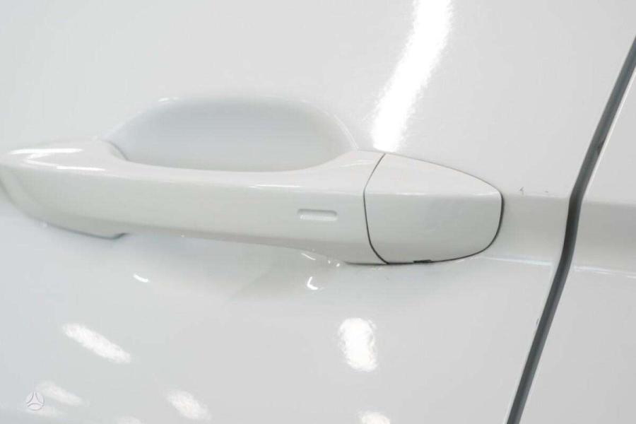 White Volkswagen Tiguan 2021 in Vilnius, with an engine capacity of 1.50 L and mileage of 147 thousand km for 23800 €, photo 23 on AUTOMOTO.COM.LV