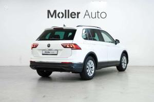 White Volkswagen Tiguan 2021 in Vilnius, with an engine capacity of 1.50 L and mileage of 99 thousand km for 20900 €, photo 4 on AUTOMOTO.COM.LV