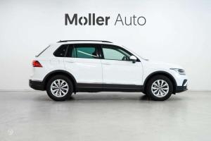 White Volkswagen Tiguan 2021 in Vilnius, with an engine capacity of 1.50 L and mileage of 99 thousand km for 20900 €, photo 5 on AUTOMOTO.COM.LV