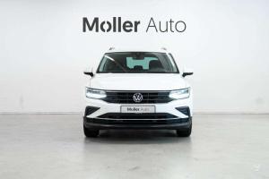 White Volkswagen Tiguan 2021 in Vilnius, with an engine capacity of 1.50 L and mileage of 99 thousand km for 20900 €, photo 6 on AUTOMOTO.COM.LV