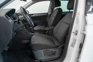 White Volkswagen Tiguan 2021 in Vilnius, with an engine capacity of 1.50 L and mileage of 99 thousand km for 20900 €, photo 8 on AUTOMOTO.COM.LV