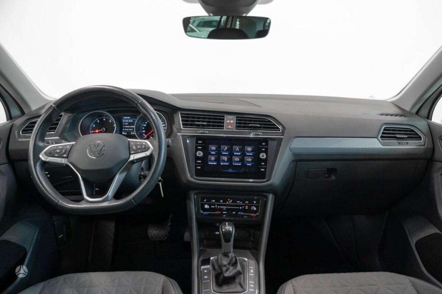 White Volkswagen Tiguan 2021 in Vilnius, with an engine capacity of 1.50 L and mileage of 99 thousand km for 20900 €, photo 9 on AUTOMOTO.COM.LV