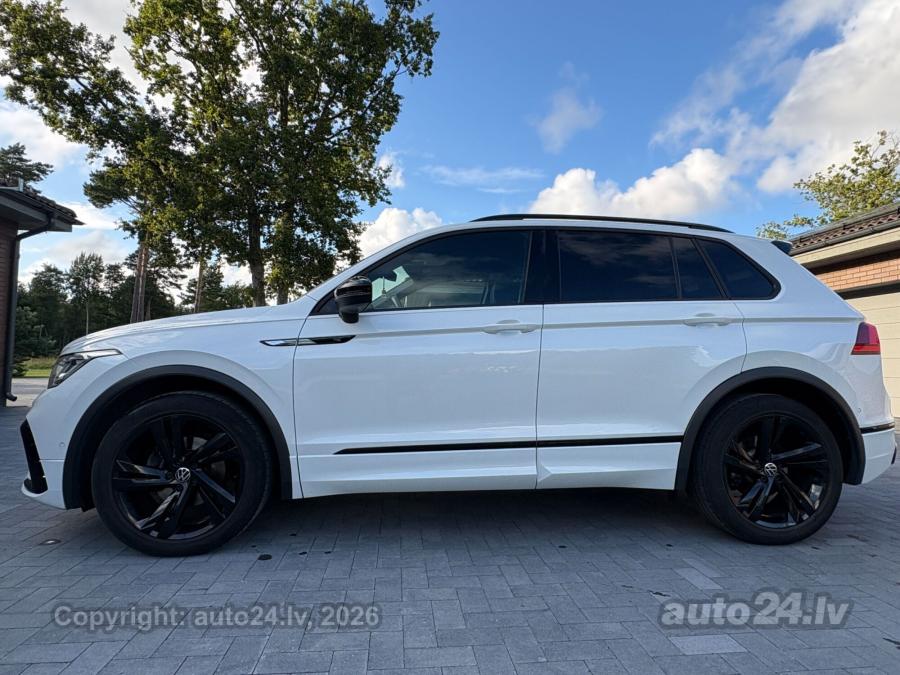 White Volkswagen Tiguan 2021 in Kuressaare, with an engine capacity of 1.50 L and mileage of 93 thousand km for 32990 €, photo 5 on AUTOMOTO.COM.LV