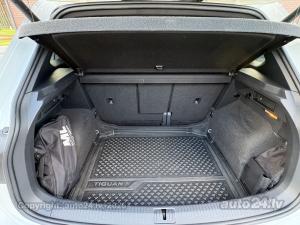 White Volkswagen Tiguan 2021 in Kuressaare, with an engine capacity of 1.50 L and mileage of 93 thousand km for 32990 €, photo 11 on AUTOMOTO.COM.LV