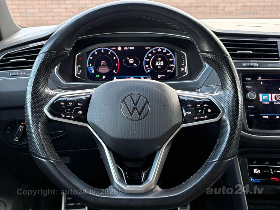 Balts Volkswagen Tiguan 2021 Kuresāre, ar dzinēja tilpumu 1.50 L un nobraukumu 93 tūkst. km par 32990 €, foto 15 vietnē AUTOMOTO.COM.LV
