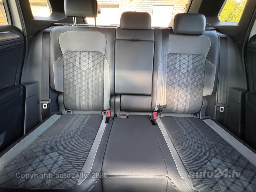 Balts Volkswagen Tiguan 2021 Kuresāre, ar dzinēja tilpumu 1.50 L un nobraukumu 93 tūkst. km par 32990 €, foto 17 vietnē AUTOMOTO.COM.LV