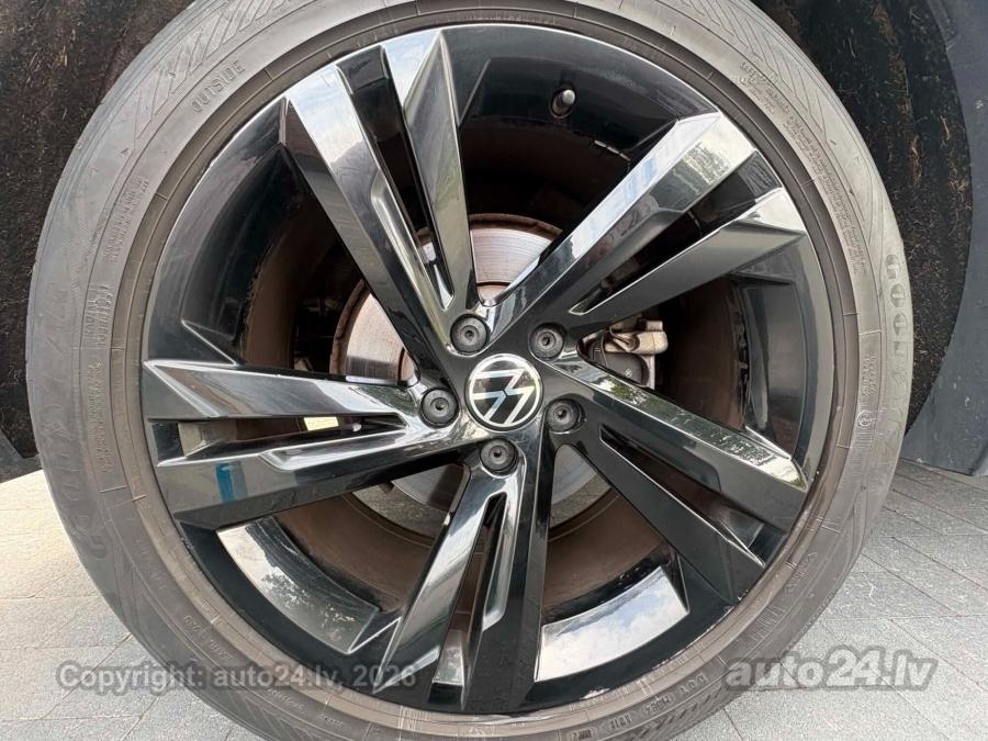 Balts Volkswagen Tiguan 2021 Kuresāre, ar dzinēja tilpumu 1.50 L un nobraukumu 93 tūkst. km par 32990 €, foto 20 vietnē AUTOMOTO.COM.LV
