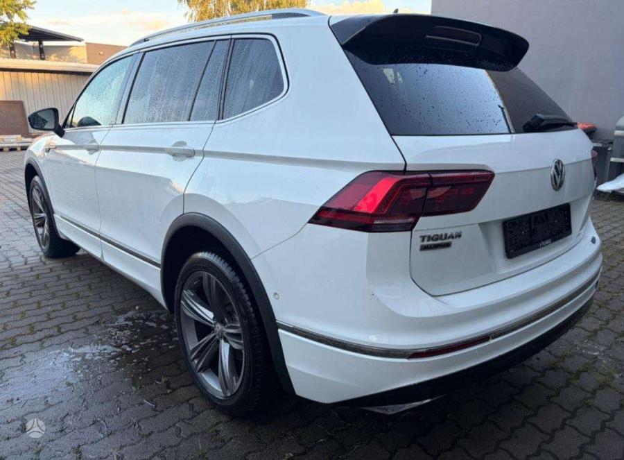 Balts Volkswagen Tiguan 2021 Vilkaviškis, ar dzinēja tilpumu 1.97 L un nobraukumu 232 tūkst. km par 16800 €, foto 5 vietnē AUTOMOTO.COM.LV