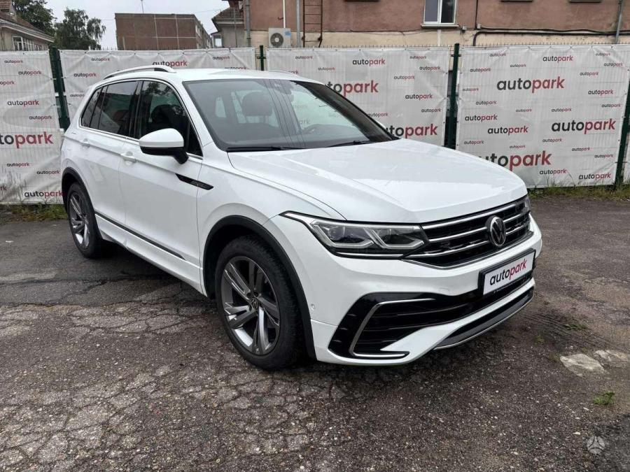 White Volkswagen Tiguan 2021 in Klaipeda, with an engine capacity of 1.50 L and mileage of 98 thousand km for 20970 €, photo 3 on AUTOMOTO.COM.LV