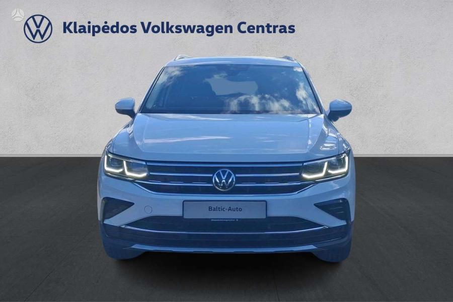 White Volkswagen Tiguan 2021 in Klaipeda, with an engine capacity of 1.50 L and mileage of 79 thousand km for 25450 €, photo 3 on AUTOMOTO.COM.LV