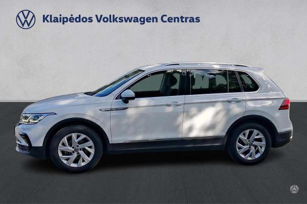 White Volkswagen Tiguan 2021 in Klaipeda, with an engine capacity of 1.50 L and mileage of 79 thousand km for 25450 €, photo 4 on AUTOMOTO.COM.LV