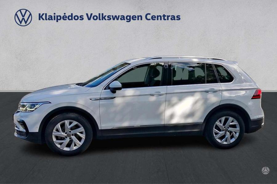 White Volkswagen Tiguan 2021 in Klaipeda, with an engine capacity of 1.50 L and mileage of 79 thousand km for 25450 €, photo 4 on AUTOMOTO.COM.LV