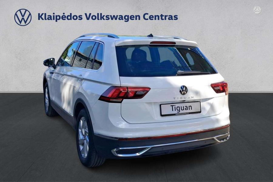 White Volkswagen Tiguan 2021 in Klaipeda, with an engine capacity of 1.50 L and mileage of 79 thousand km for 25450 €, photo 5 on AUTOMOTO.COM.LV