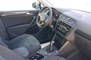 White Volkswagen Tiguan 2021 in Klaipeda, with an engine capacity of 1.50 L and mileage of 79 thousand km for 25450 €, photo 9 on AUTOMOTO.COM.LV