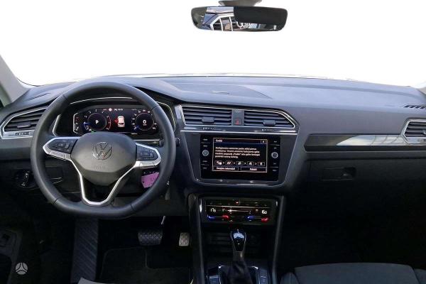 White Volkswagen Tiguan 2021 in Klaipeda, with an engine capacity of 1.50 L and mileage of 79 thousand km for 25450 €, photo 11 on AUTOMOTO.COM.LV