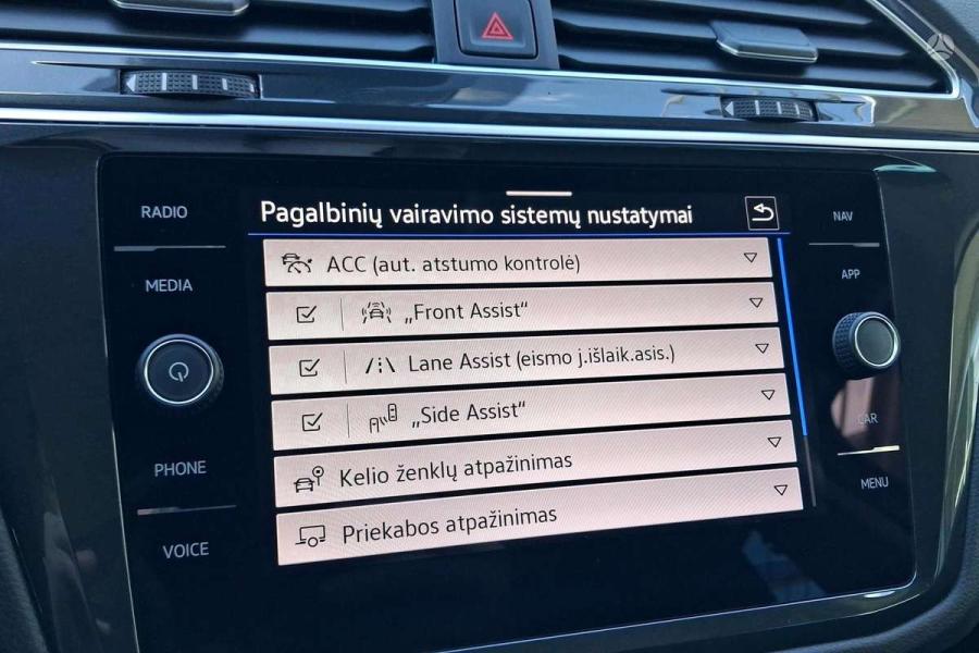 White Volkswagen Tiguan 2021 in Klaipeda, with an engine capacity of 1.50 L and mileage of 79 thousand km for 25450 €, photo 17 on AUTOMOTO.COM.LV