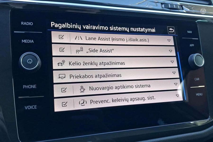 White Volkswagen Tiguan 2021 in Klaipeda, with an engine capacity of 1.50 L and mileage of 79 thousand km for 25450 €, photo 18 on AUTOMOTO.COM.LV