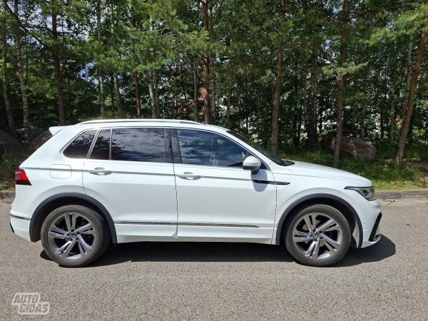 Volkswagen Tiguan 2021 in Vilnius on AUTOMOTO.COM.LV White Volkswagen Tiguan 2021 in Vilnius, with an engine capacity of 1.50 L and mileage of 92 thousand km for 25757 €, photo 5 on AUTOMOTO.COM.LV