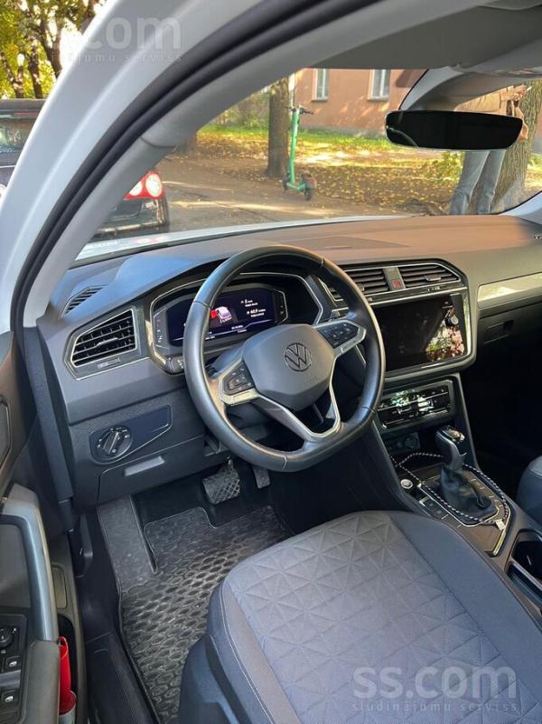 Balts Volkswagen Tiguan 2021 Rīga, ar dzinēja tilpumu 1.50 L un nobraukumu 52 tūkst. km par 22800 €, foto 6 vietnē AUTOMOTO.COM.LV