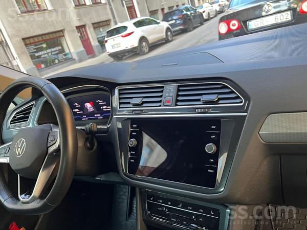 Balts Volkswagen Tiguan 2021 Rīga, ar dzinēja tilpumu 1.50 L un nobraukumu 52 tūkst. km par 22800 €, foto 10 vietnē AUTOMOTO.COM.LV