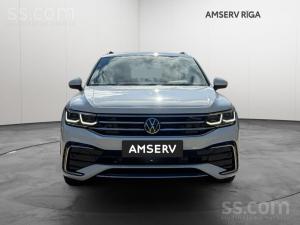 White Volkswagen Tiguan 2021 in Riga, with an engine capacity of 1.40 L and mileage of 123 thousand km for 23900 €, photo 6 on AUTOMOTO.COM.LV