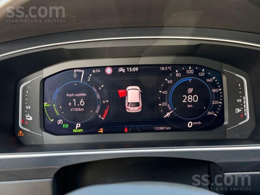 White Volkswagen Tiguan 2021 in Riga, with an engine capacity of 1.40 L and mileage of 123 thousand km for 23900 €, photo 13 on AUTOMOTO.COM.LV