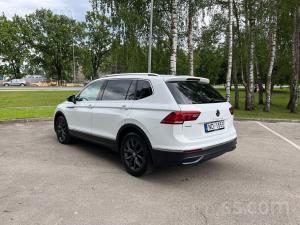 Balts Volkswagen Tiguan 2022 Rīga, ar dzinēja tilpumu 1.50 L un nobraukumu 180 tūkst. km par 18990 €, foto 2 vietnē AUTOMOTO.COM.LV