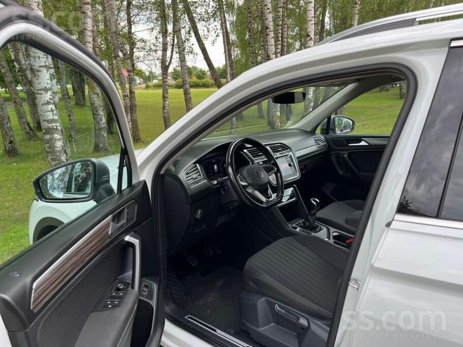 Balts Volkswagen Tiguan 2022 Rīga, ar dzinēja tilpumu 1.50 L un nobraukumu 180 tūkst. km par 18990 €, foto 6 vietnē AUTOMOTO.COM.LV